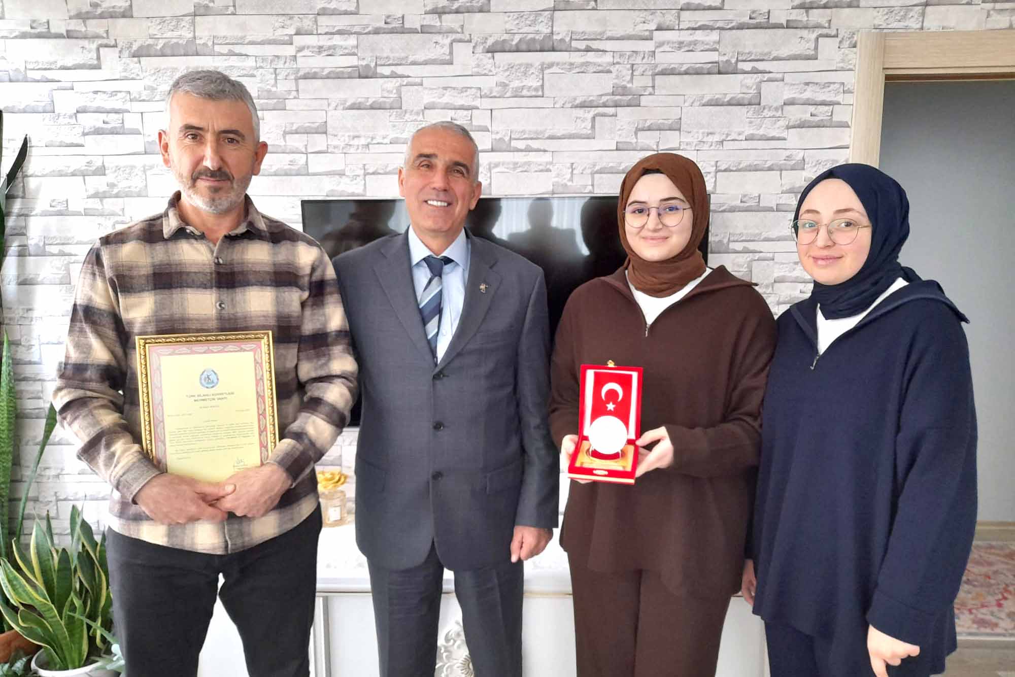 Cerit Ailesi | MEHMETÇİK VAKFI